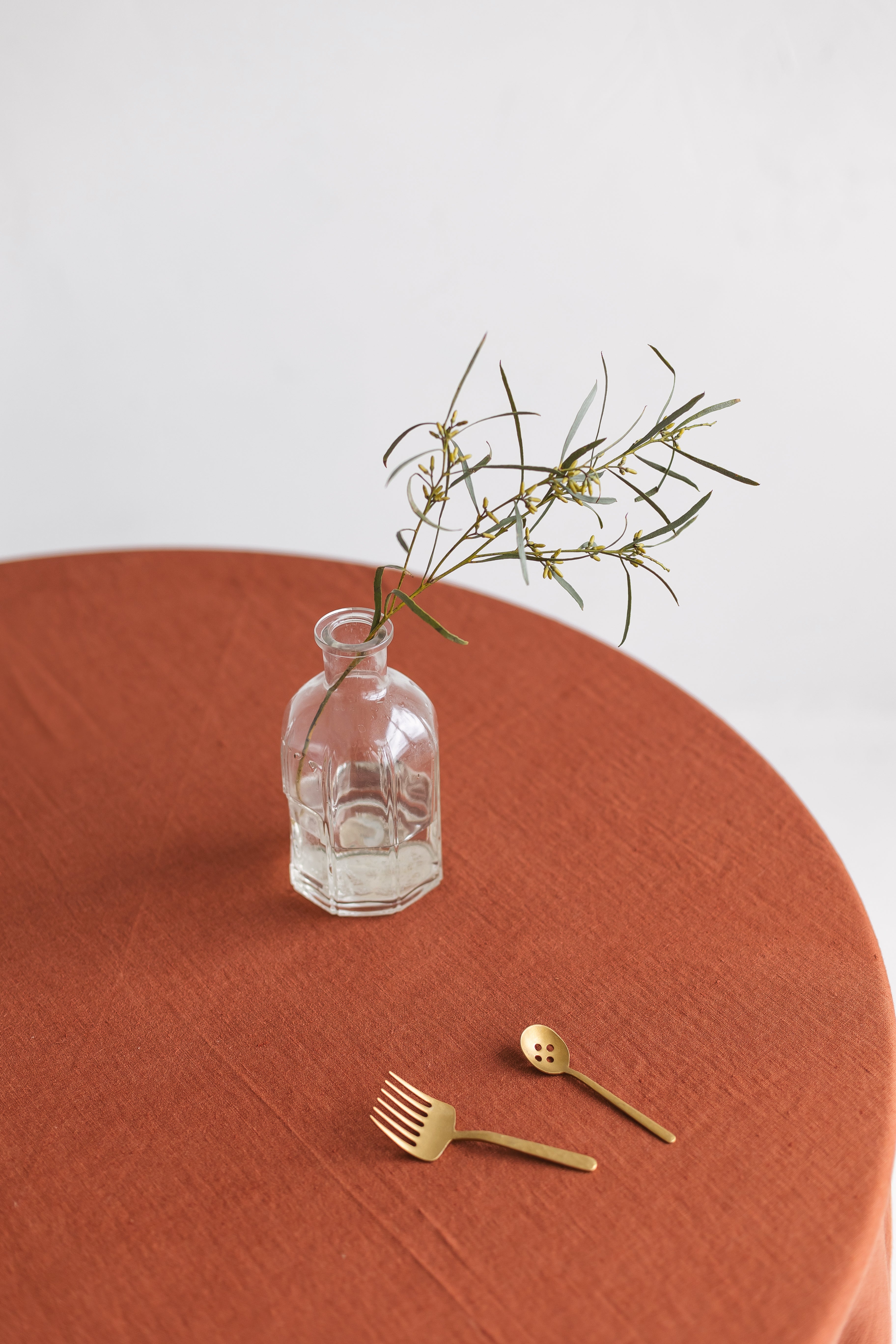 Rusty Round Linen Tablecloth | SAND SNOW LINEN – Sand Snow Linen